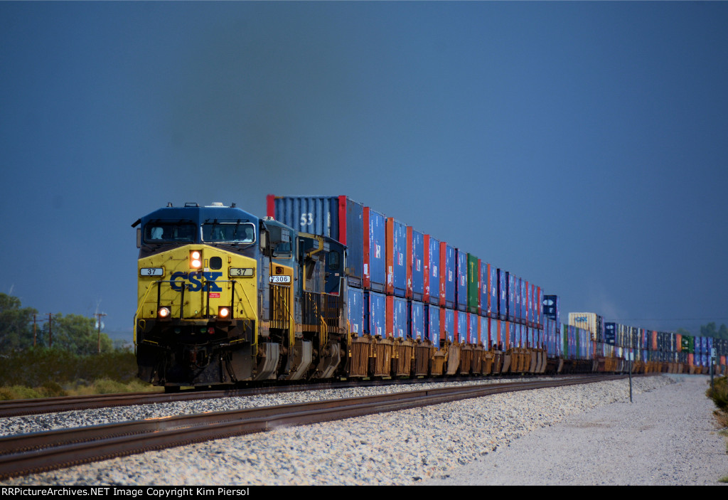 CSX 37 7306 7892 Foreign Power on UP Gila Sub